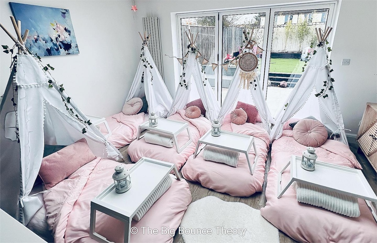 Lillyboo Balloons - Bouncy Castle Hire, Soft Play Hire in Ruislip ...